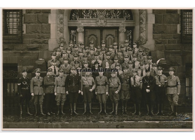 Crain's Militaria - Group portrait in Remscheid - SA, NSDAP, HJ,